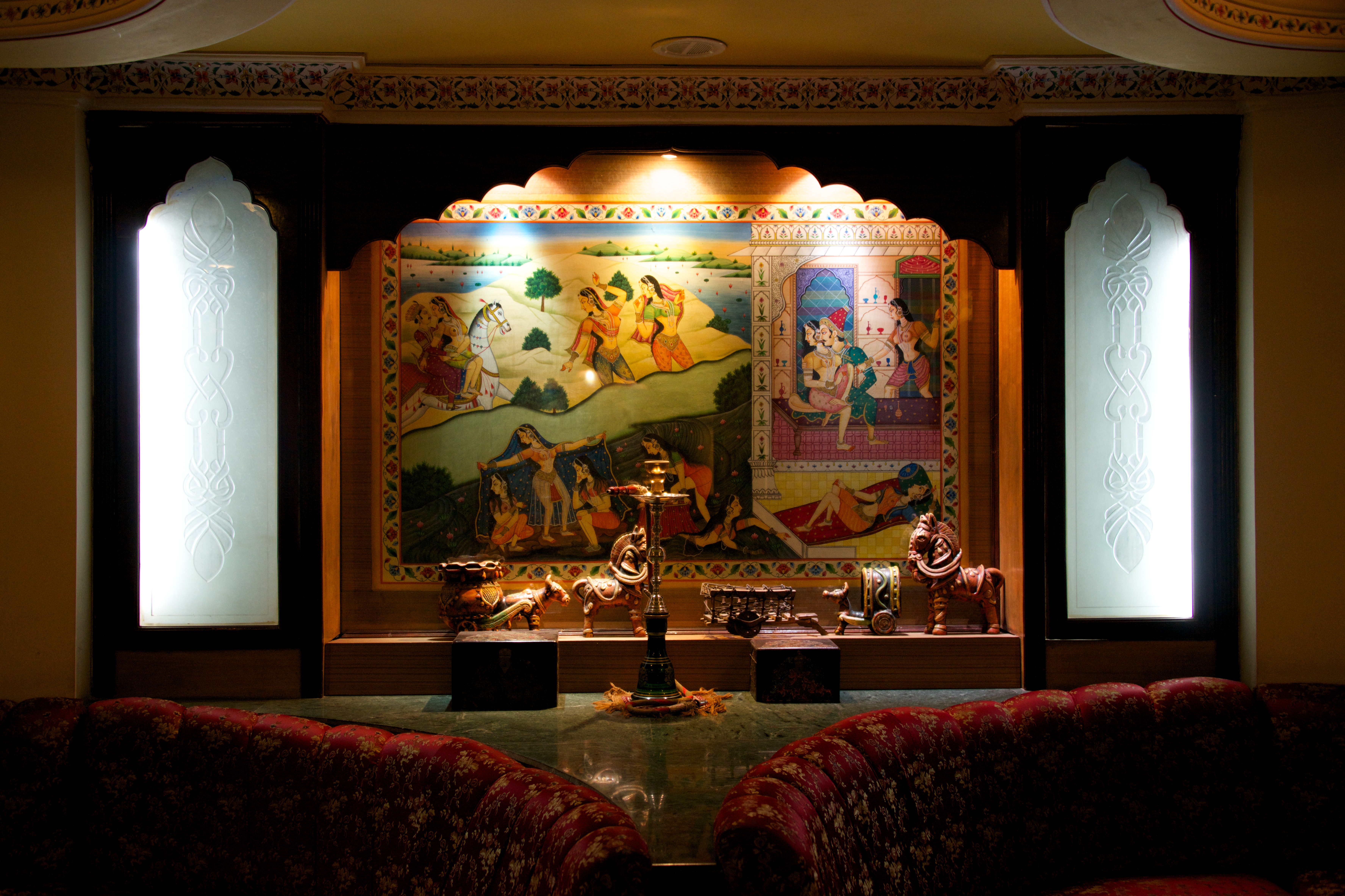 Indian hotel lobby display | Nick Dale – Private Tutor